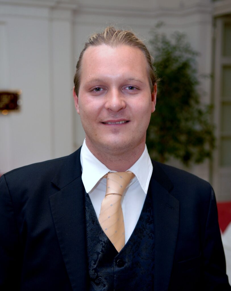 Nothing in Between - The simple, complicated life of Hedy Lamarr ...